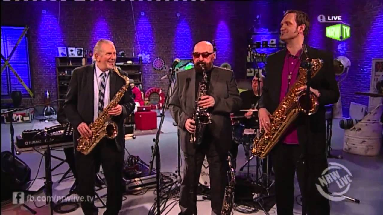 Saxplosion Feat. Albie Donnelly & Molly Duncan. Pick Up The Pieces ...