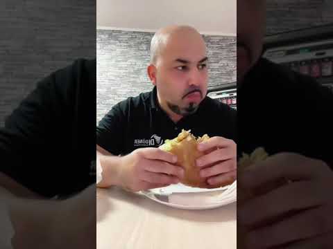 ASMR - Ersin Baba vernichtet den saftigen Döner