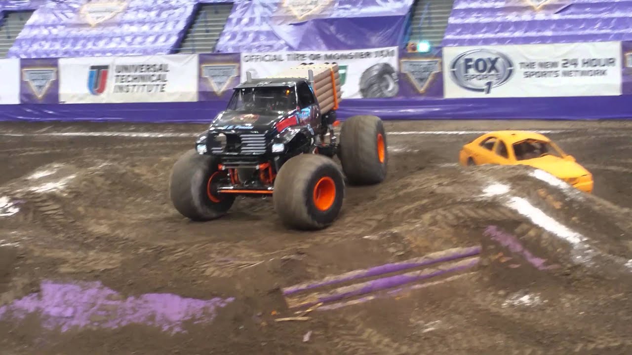 Monster Jam Lumberjack 2016 - YouTube