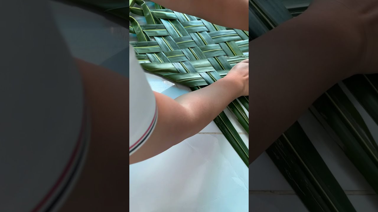 Palm Tree Weaving: Techniques, History, & [DIY Projects] - Homesteading ...