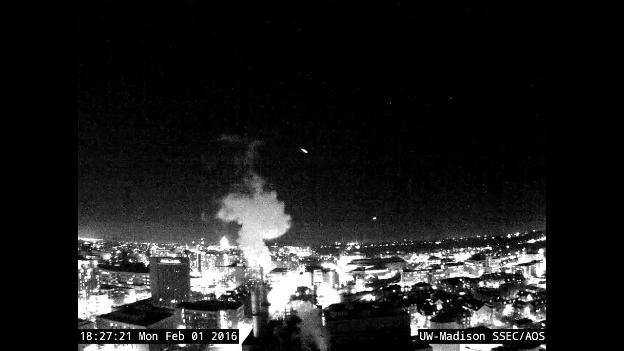 2016 February 1 - Fireball (east camera) - YouTube