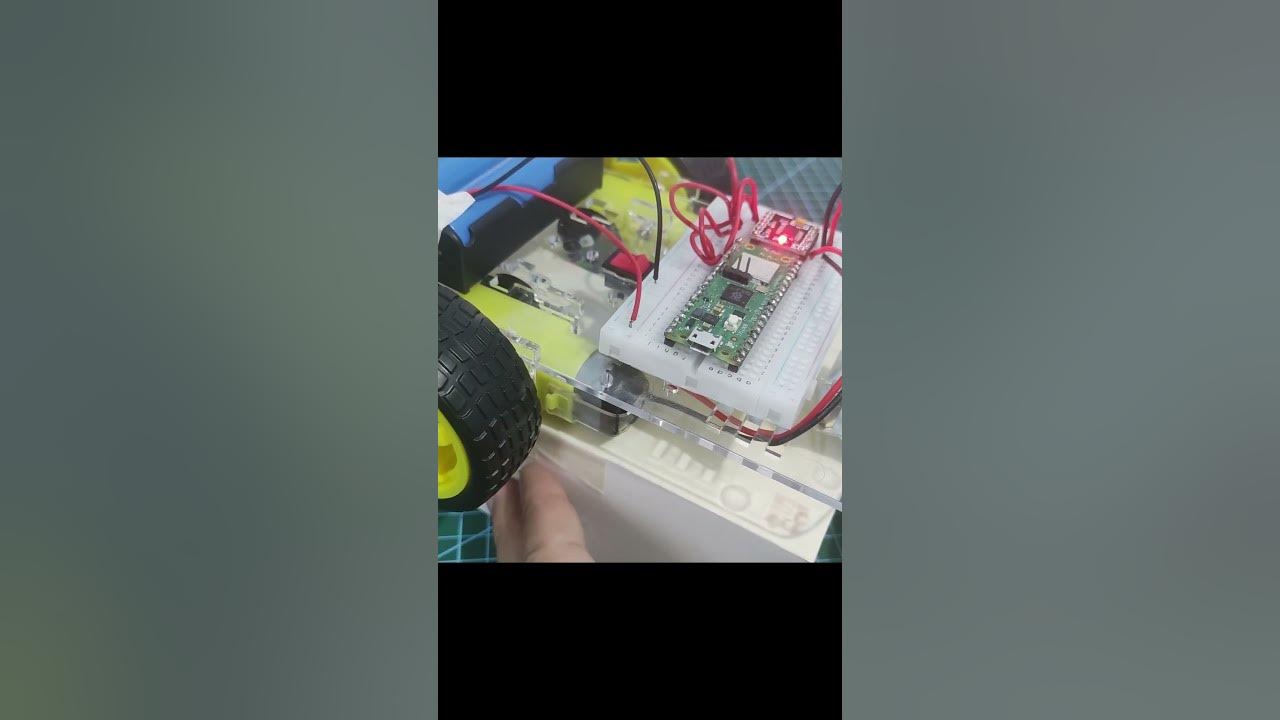 Raspberry Pi Pico W Motor Control using the DRV8833 and MicroPython #shorts - YouTube