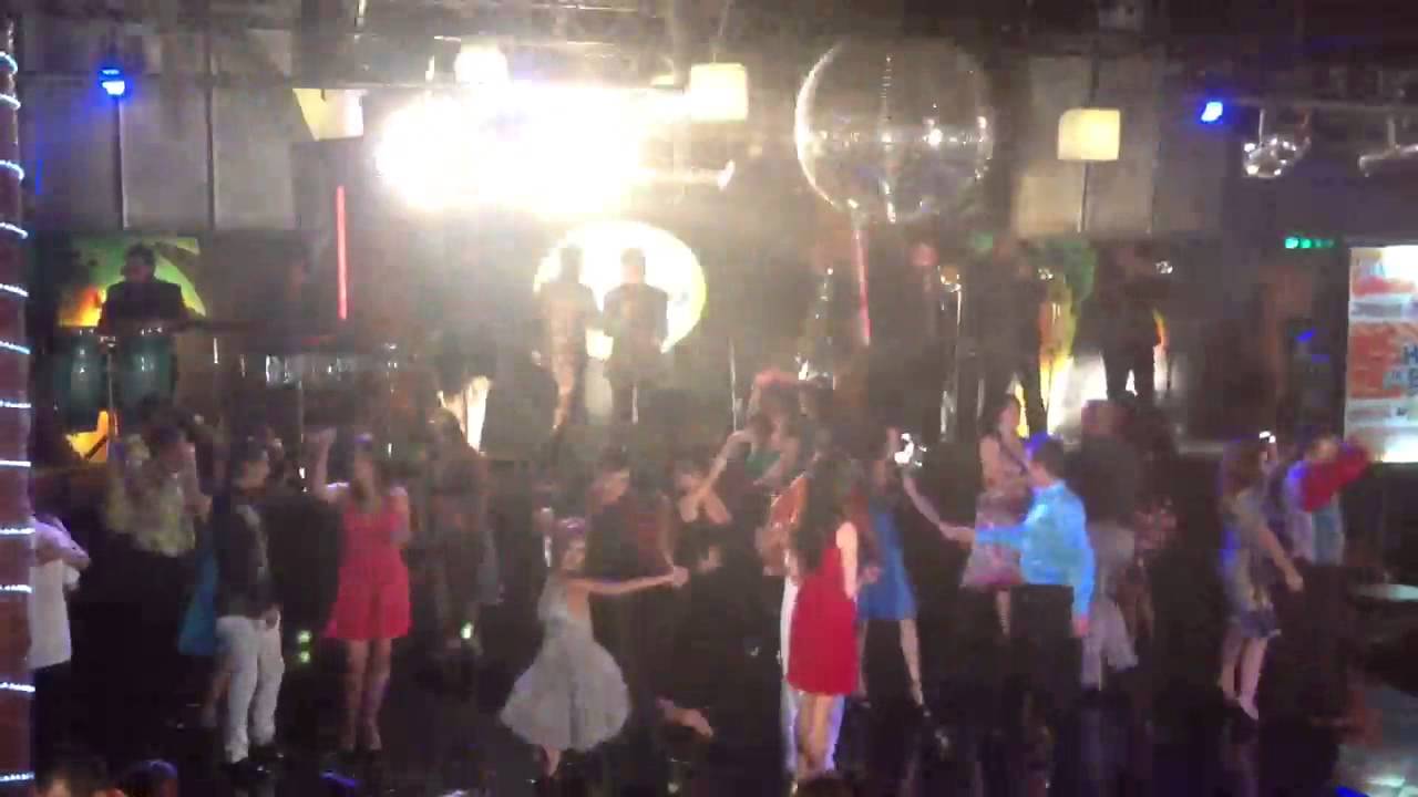 ORQUESTA LA TIPICA / DE PUNTA A PUNTA - YouTube