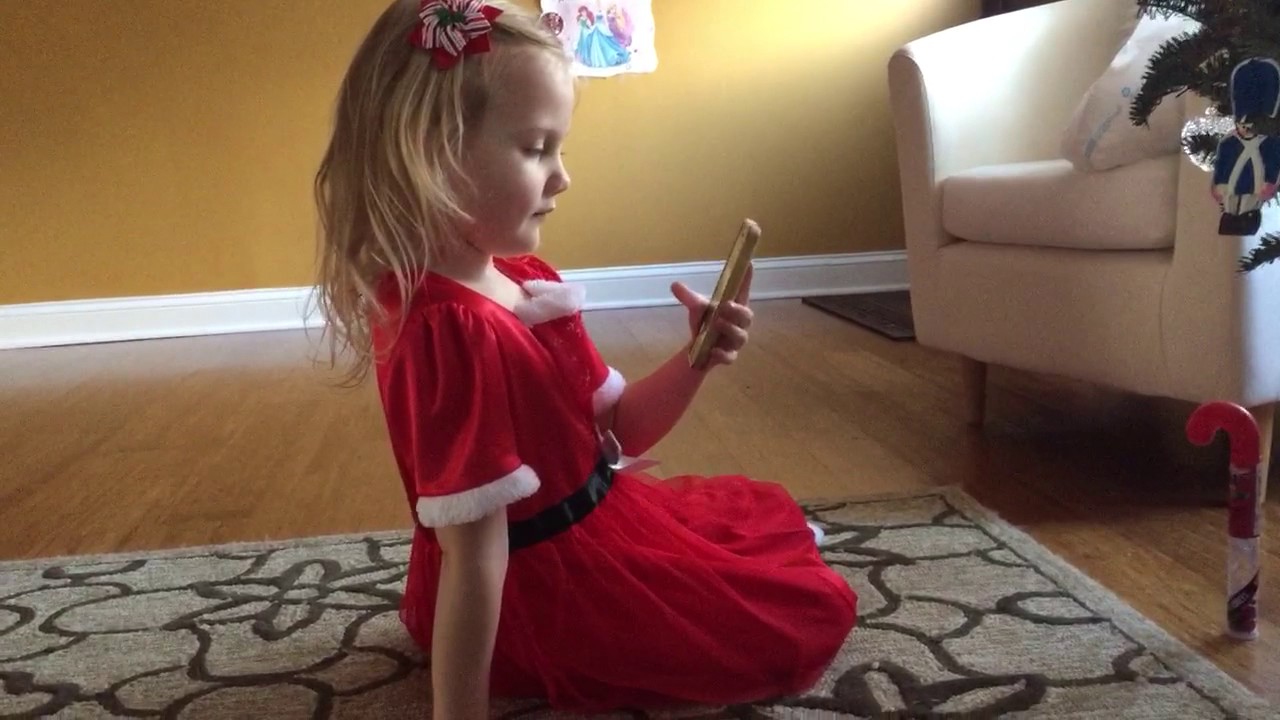 Lily's first elf - Jeff - YouTube