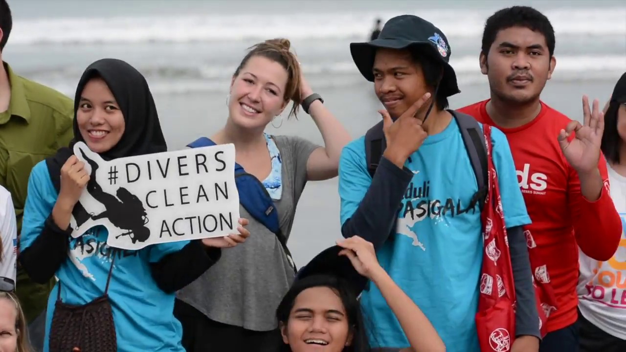 Divers Clean Action Clean Up and Data Collection on Kuta Beach, 28 ...