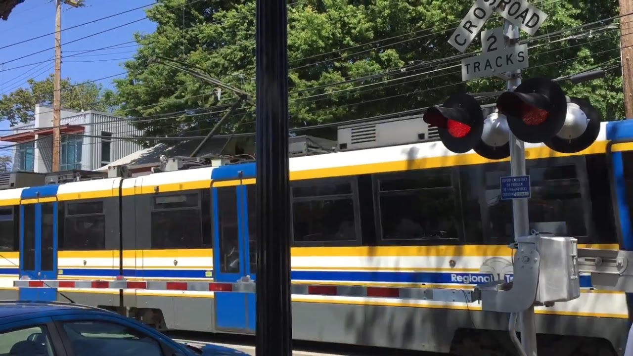 17th Street Railroad Crossing, Sacramento Light Rail Gold Line Outbound ...