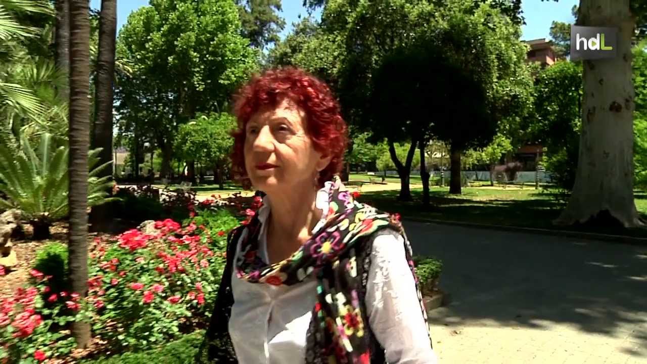 HDL Juana Castro, la poetisa sin fronteras para conmover - YouTube