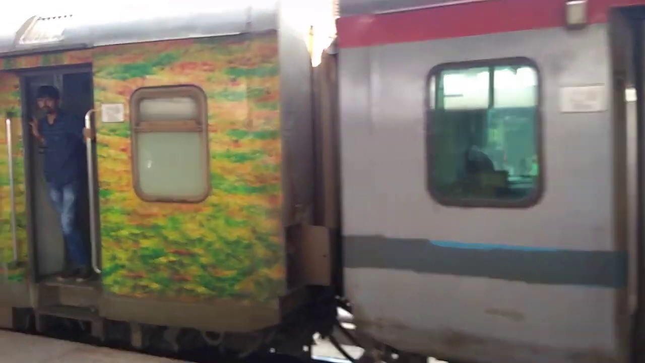 12261/Mumbai CSMT - Howrah AC Duronto Express : Completely LHB Coaches ...