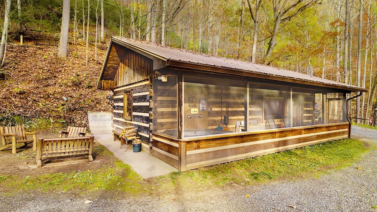 Rustic Beauutiful The Manataka Cabin House | Lovely Tiny House - YouTube