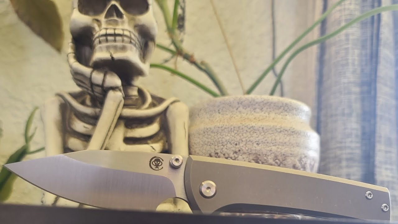 First look at the Chaves Scapegoat Street Knife. - YouTube
