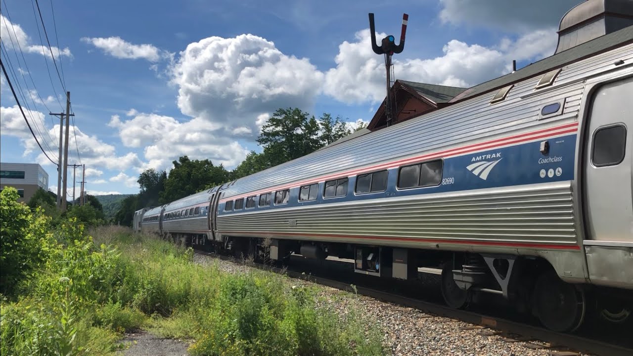 Amtrak Vermonter in Waterbury VT - YouTube