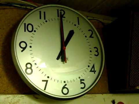 Standard Electric Time GRC hourly correction - YouTube
