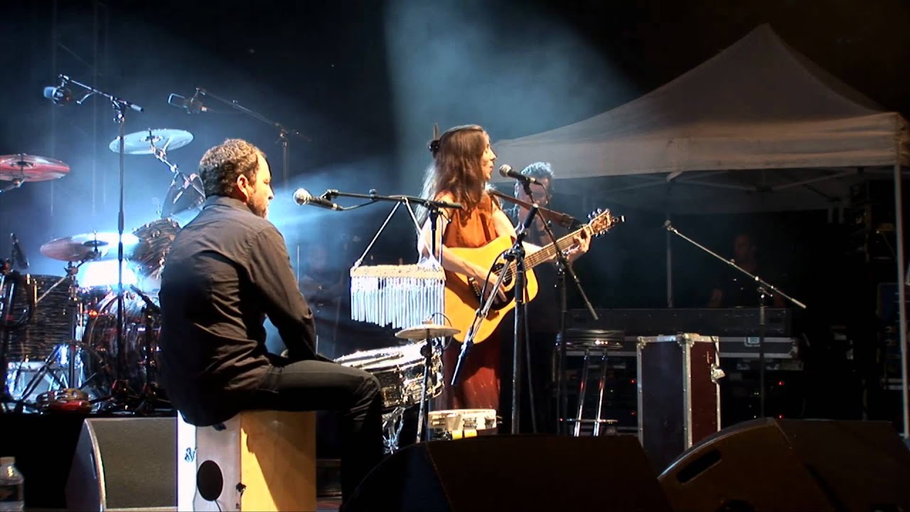 Julie Lambert - May music (Live) - YouTube