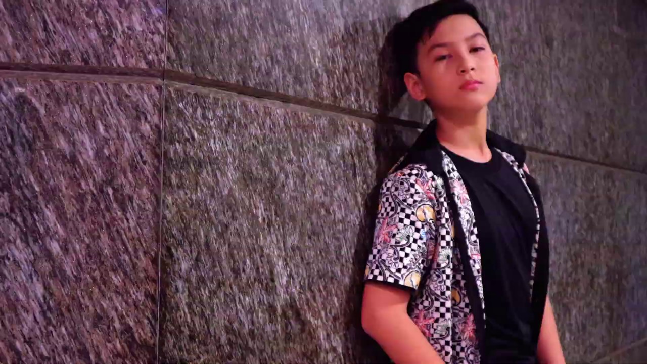 Farell Akbar Dance Performance Di Kementrian Pariwisata - YouTube