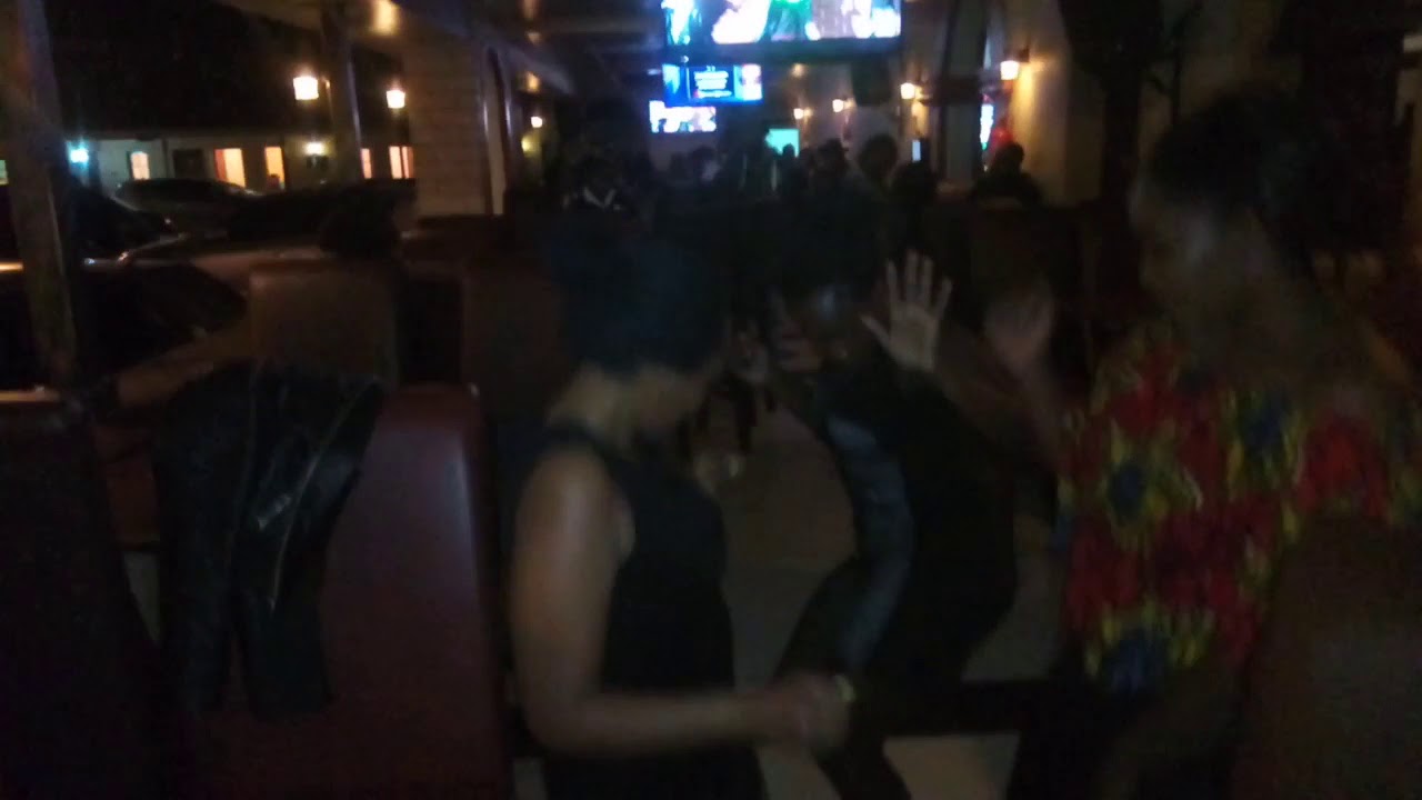 Hot girls dropping it down low - YouTube