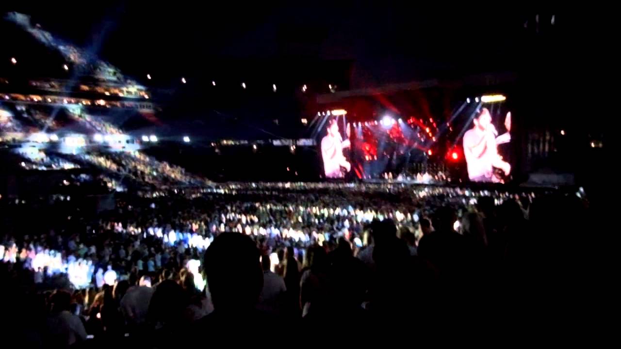 Something to do With My Hands - Thomas Rhett - CMA Fest 2014 - YouTube