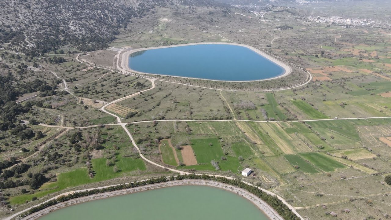 Βόλτα από ψηλά στο Οροπέδιο Λασιθίου Κρήτης και Φράγμα Αποσελέμη - YouTube