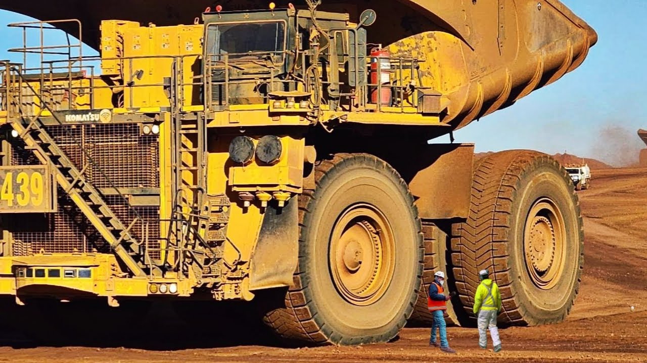 It's Amazing Mining Trucks Are as Big as Houses - YouTube