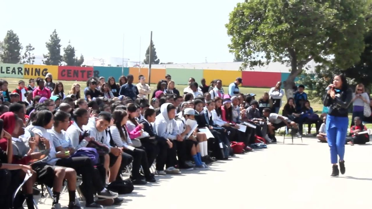 RAZON PERFORMING ON THE SCHOOL TOUR AT VANGUARD MIDDLE - YouTube