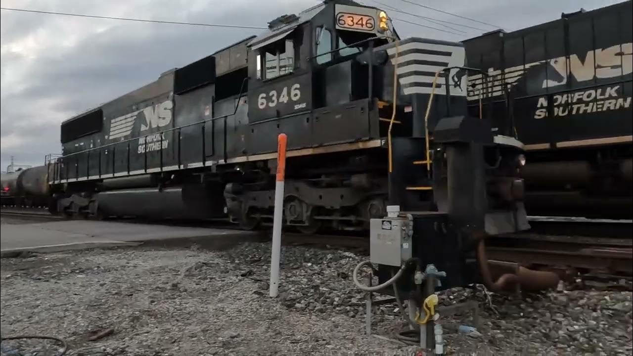 NS 8077 Stops In Front Of Crossing And Lets 2 Trains Pass! - YouTube