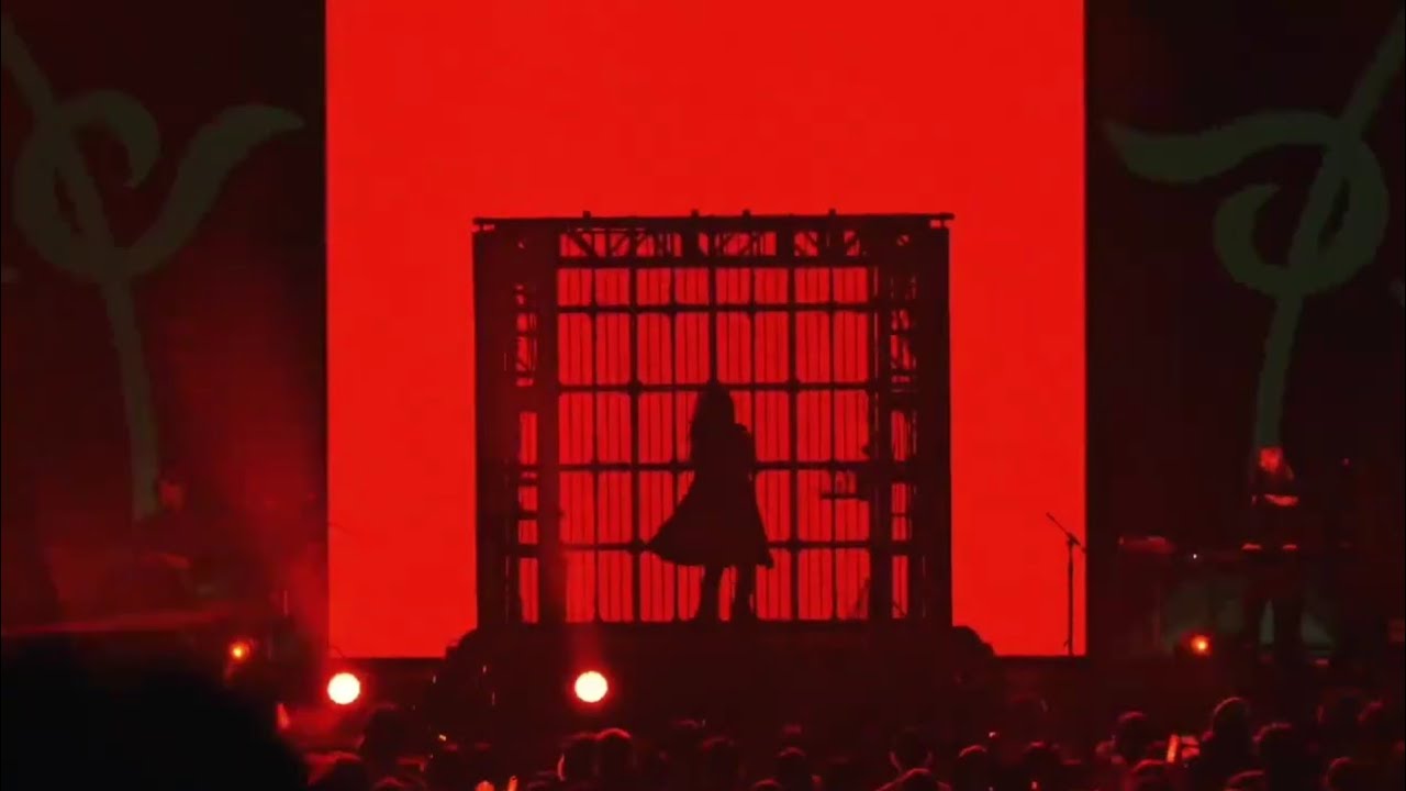 【Ado】Ashura-chan (Live Performans) - YouTube