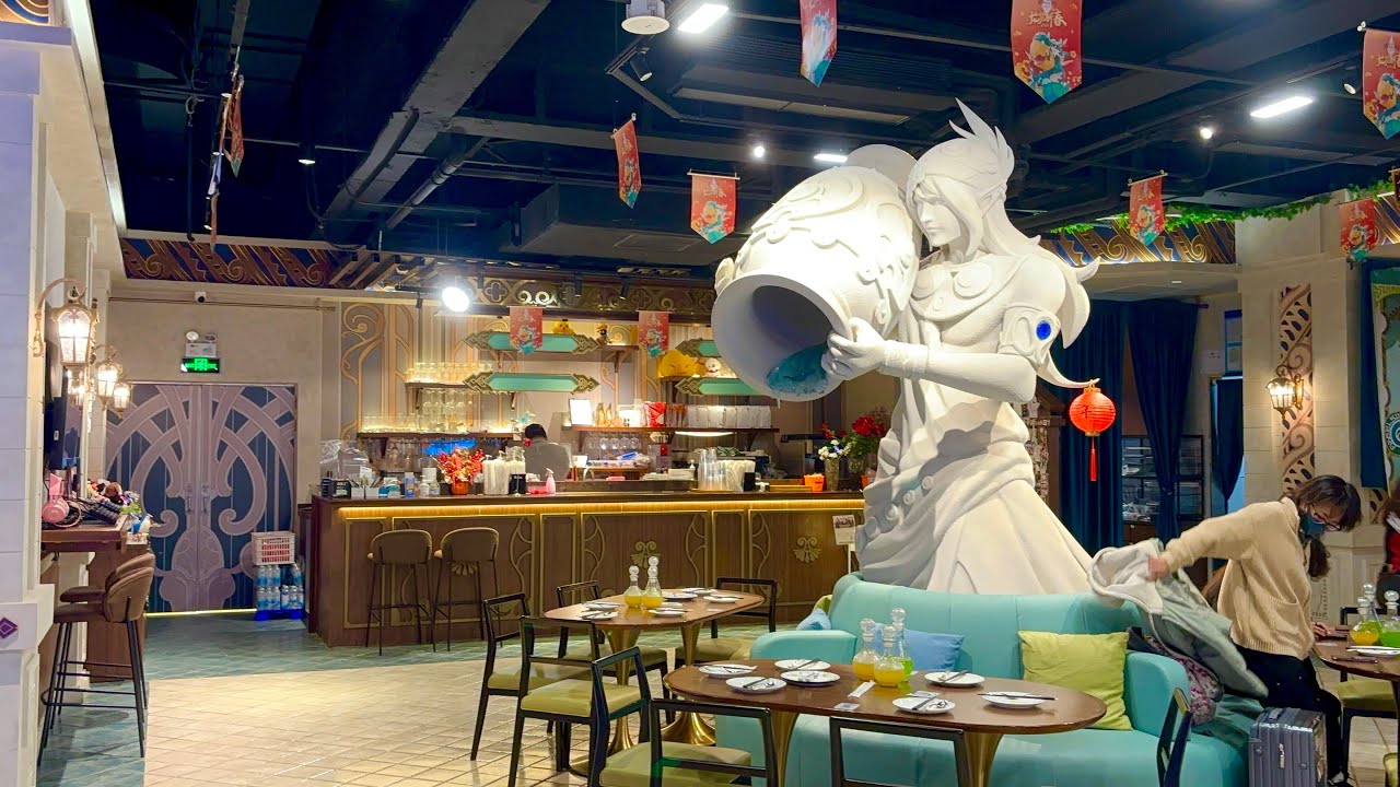 Inside the Square Enix Cafe in China - YouTube