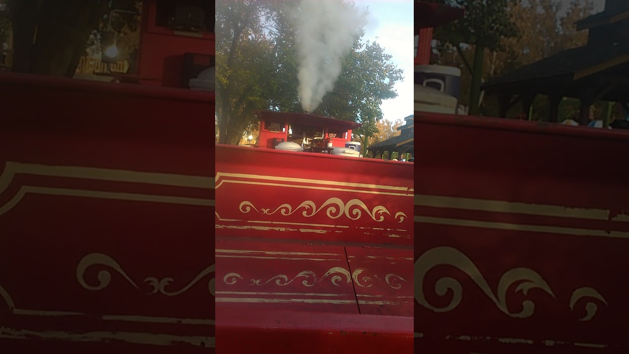 Six flags st. Louis train - YouTube