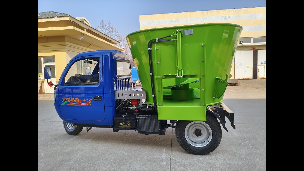 Self propelled small mini TMR feeder mixer with closed cabin - YouTube