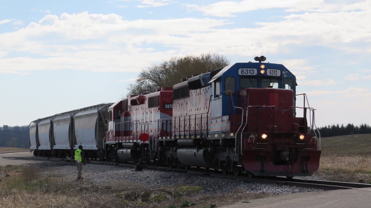 HLCX 6313 and WAMX 3870 Lead WSOR L595 Switching Sand Cars On The WSOR Markesan Sub - YouTube