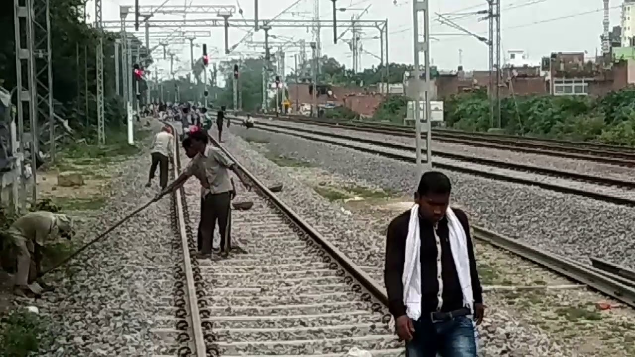 Lucknow City station to Daliganj bridge track ready -लखनऊ सिटी स्टेशन ...