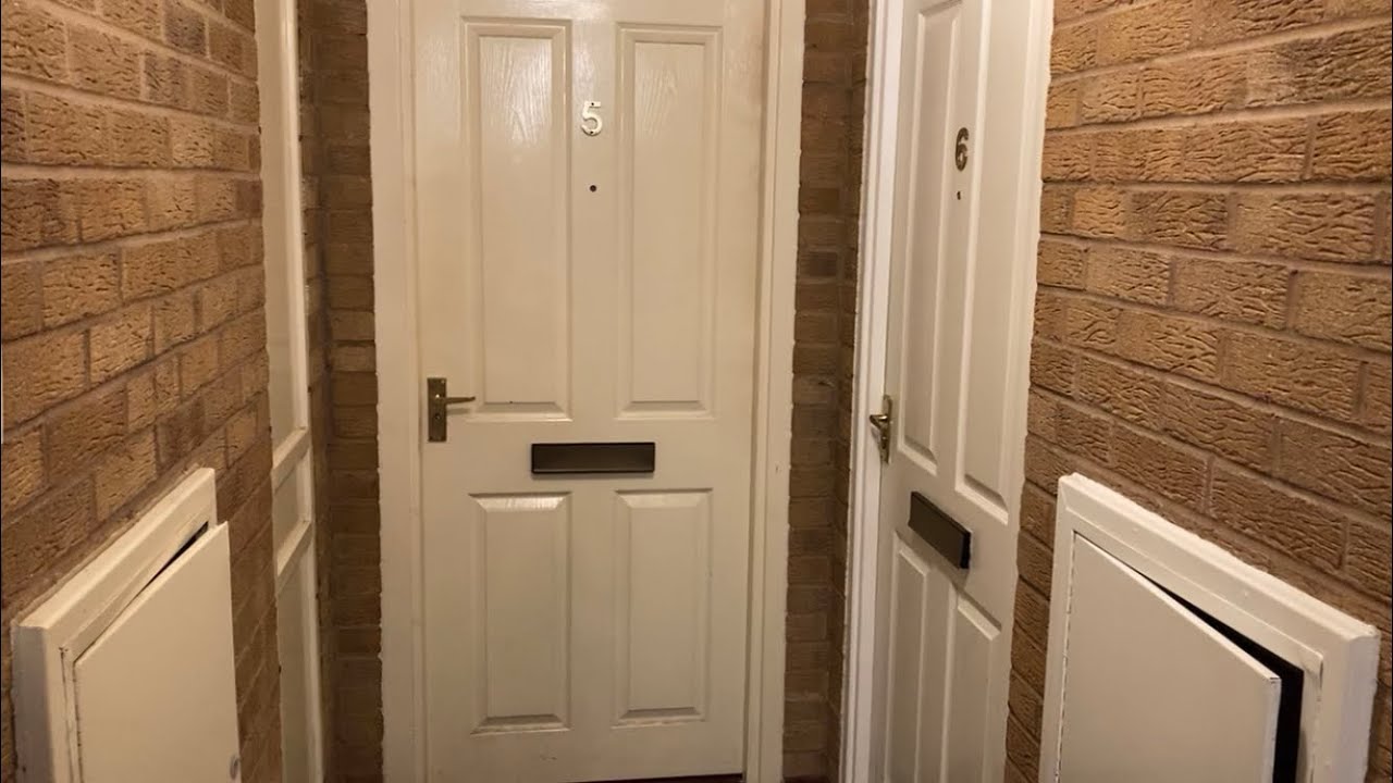 6 Prince Regents Court - YouTube