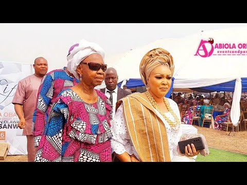 LADY DOJA....HOW BILLIONAIRE FEMI OTEDOLA MUM STEP OUT FOR BABA OBA OF ...