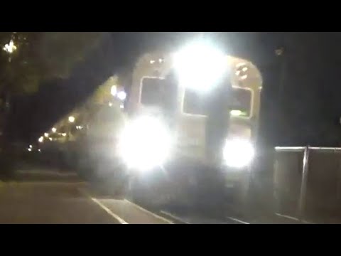 Trains at Radburn Station in Fair Lawn NJ - YouTube