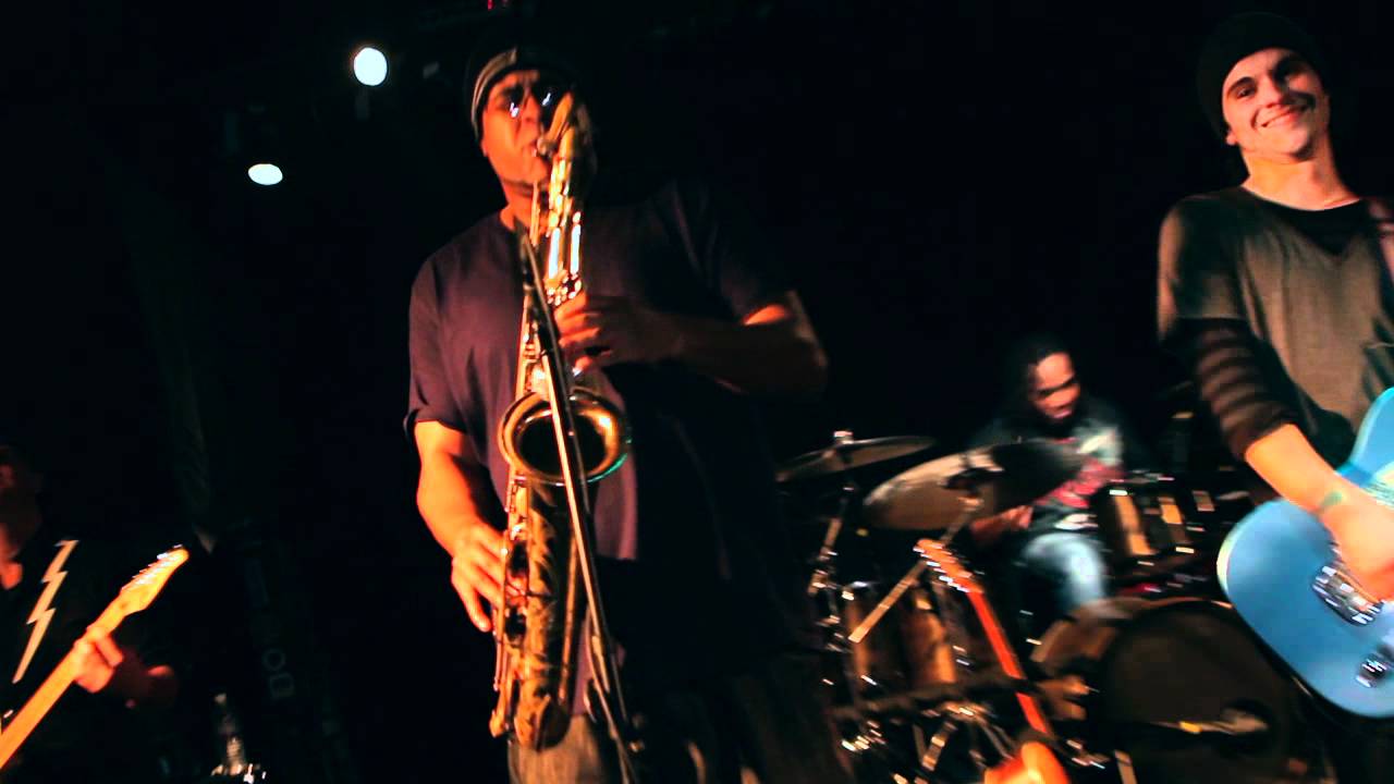 Ben Deignan "Sexy Black Dress" Live at Smith's Olde Bar - YouTube