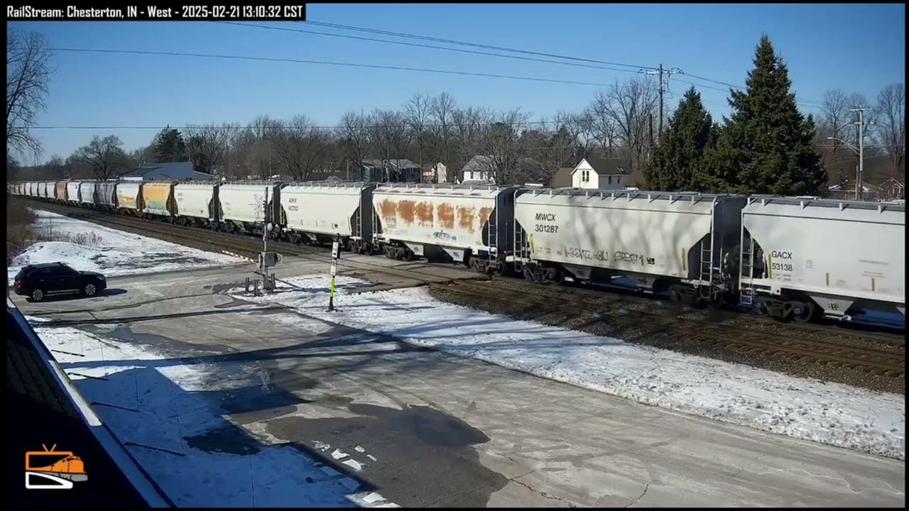 Norfolk Southern 4608 leads a grain train with KCS 4857 & CP 7041 in Chesterton, IN - YouTube