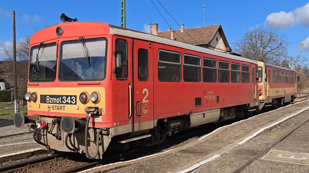 Utazás retró Bzmot motorvonattal Balassagyarmatra - YouTube