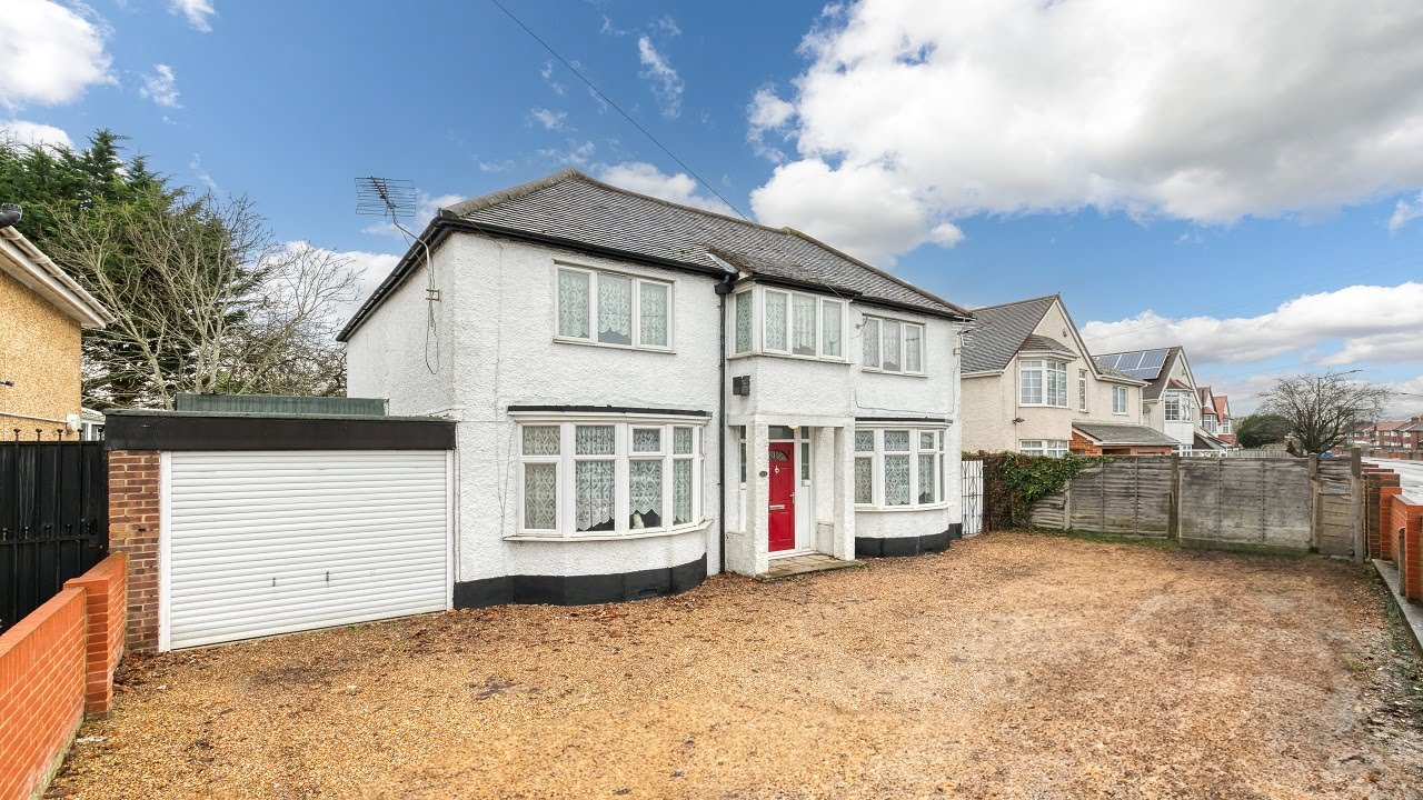 Burnham Lane, Slough - Property Tour - YouTube