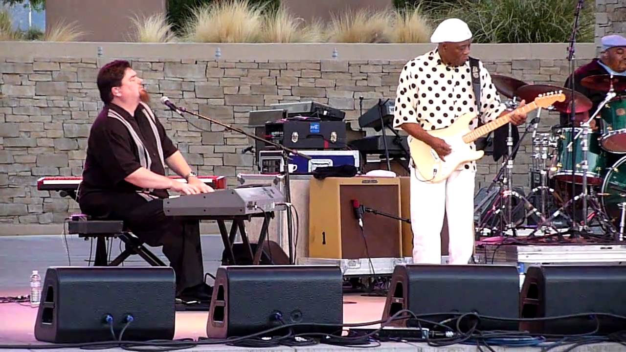 Buddy Guy & His Keyboardist Jamming Out - YouTube