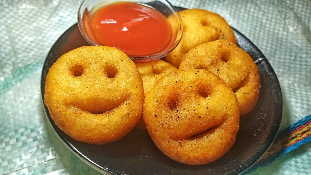POTATO SMILEY | McCAIN SMILES| CRISPY SNACKS - YouTube