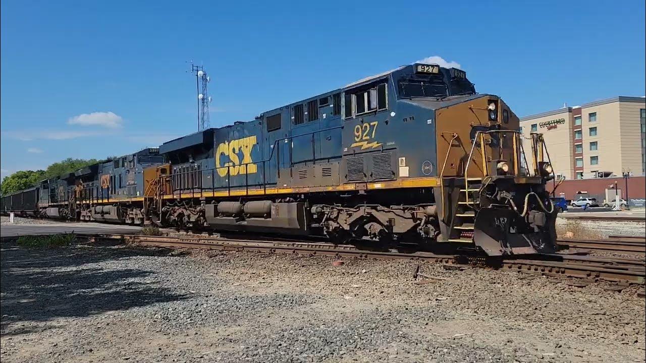 3 CSX lead a coal drag through Muncie, Indiana - YouTube