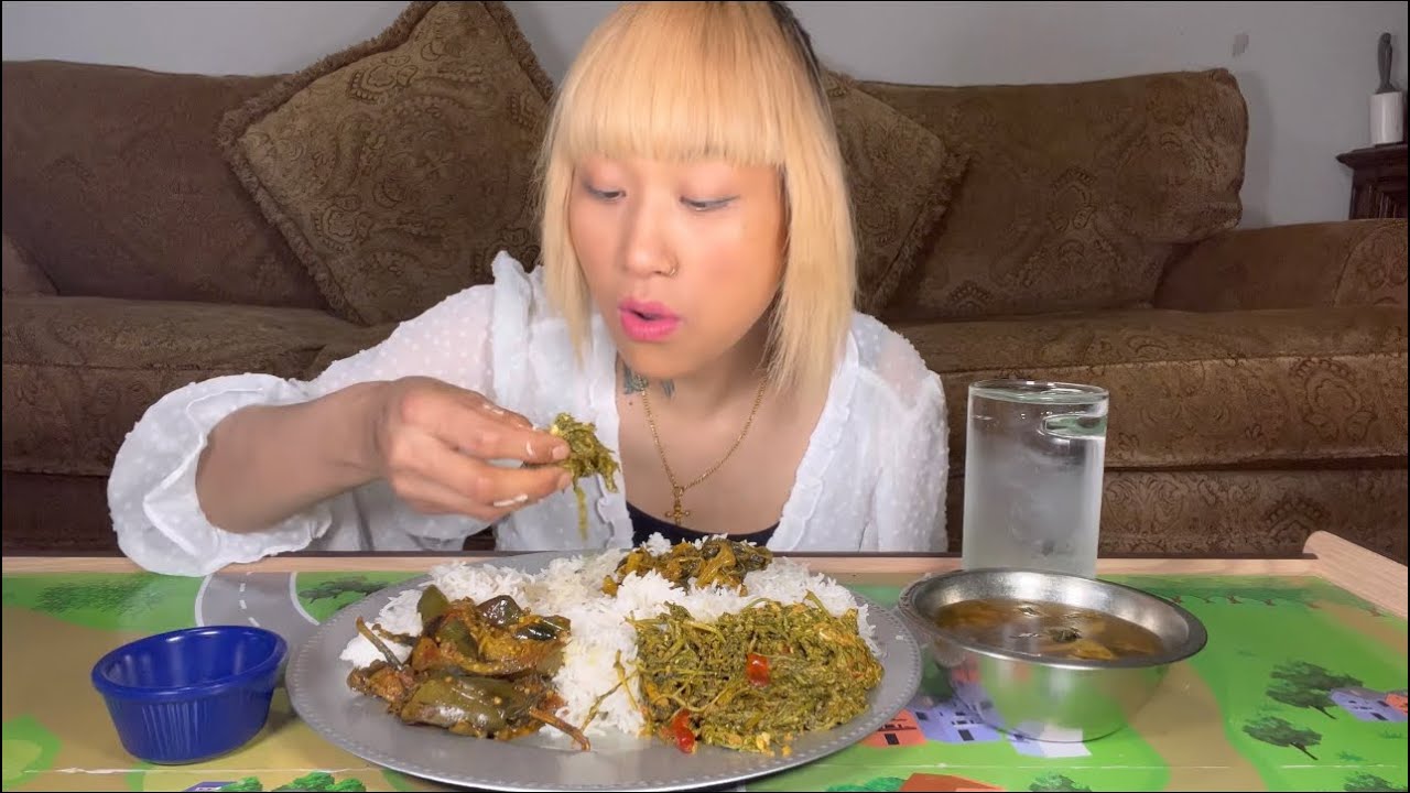 NEPALI FOOD*NIGURO | GUNDRUK KO JHOL | BAIGUN | RECIPE COOKING & EATING ...