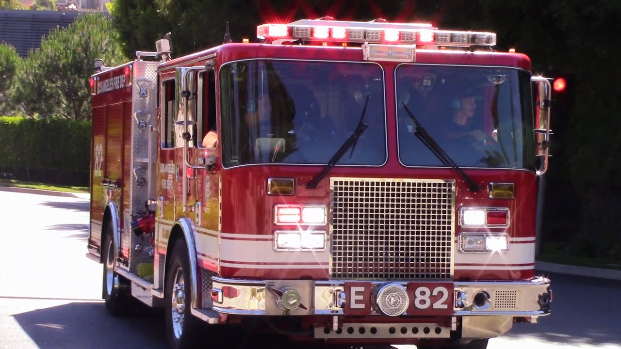 LAFD Engine 82 Responding - YouTube