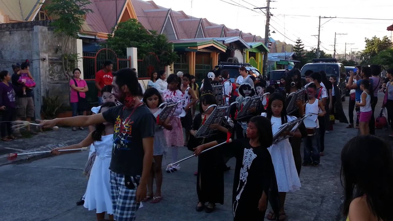 Parade Lyre Chloe - YouTube