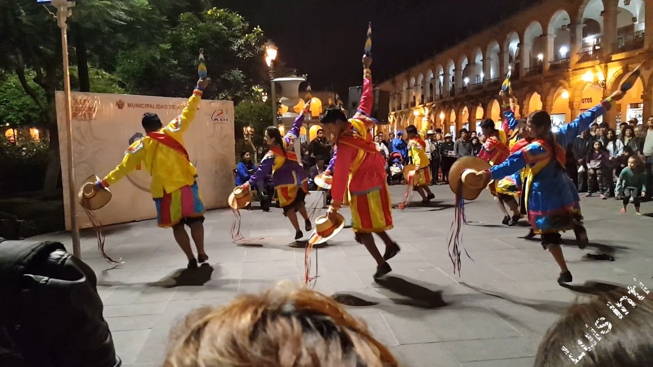 Contradanza (Danza de Huamachuco). Festival de Danzas en Arequipa [1/10 ...