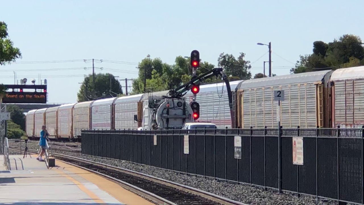 *MUST SEE* Caltrain Work Train races Southbound UP Auto train at Santa Clara w/ a friendly crew ...