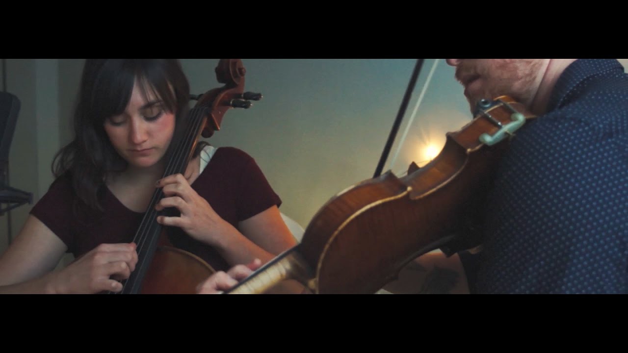 Auld Lang Syne // Oliver The Crow (Kaitlyn Raitz and Ben Plotnick ...