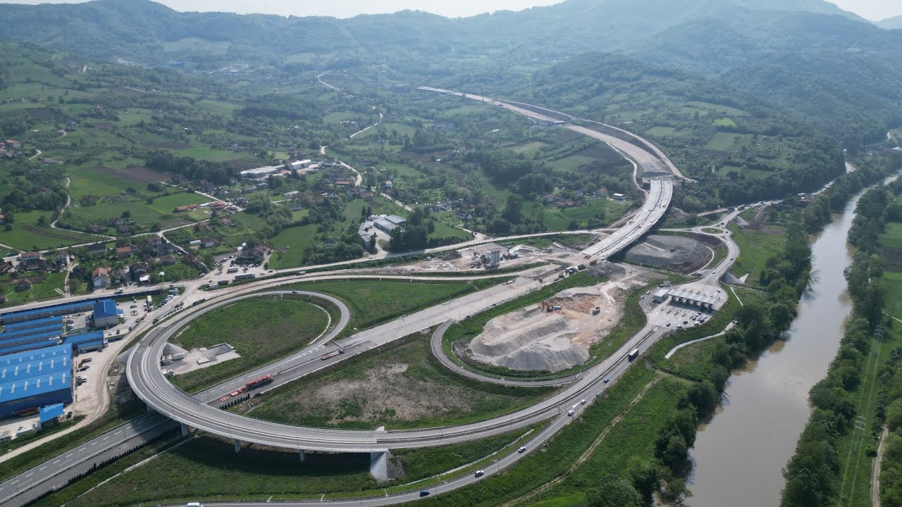 Autoput Miloš Veliki (E-763), deonica Pakovraće - Požega - dron snimak ...
