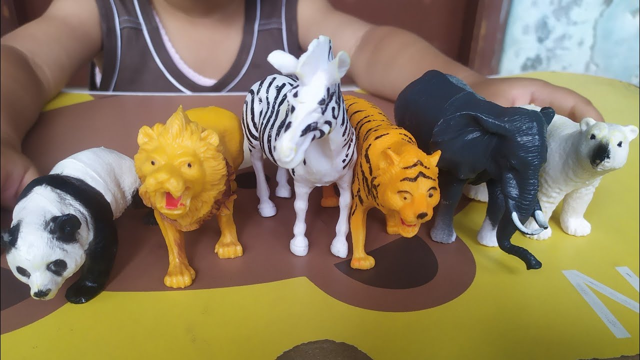 MAINAN BINATANG GAJAH JERAPAH BERUANG SINGA HARIMAU PANDA - YouTube