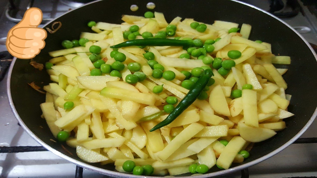 Aloo Ki Bhujia Recipe With Matar For Bachelor's - YouTube