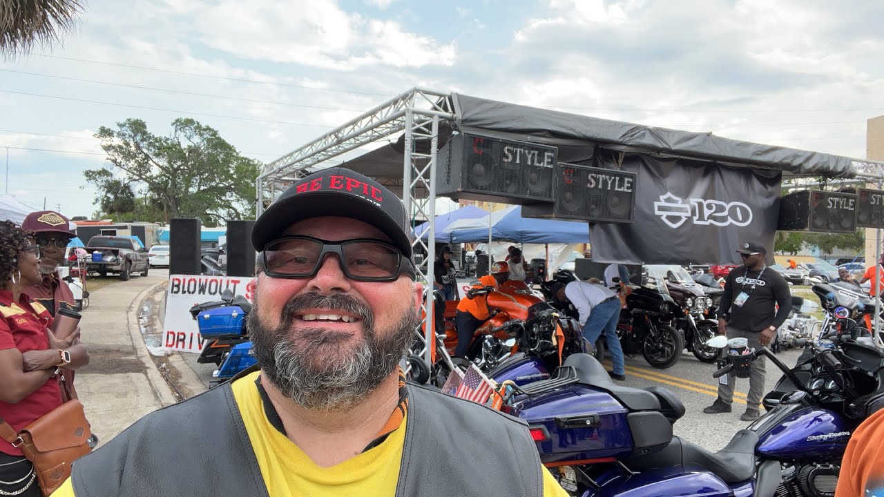 Traveling Tall's Ride in Bike Show - YouTube